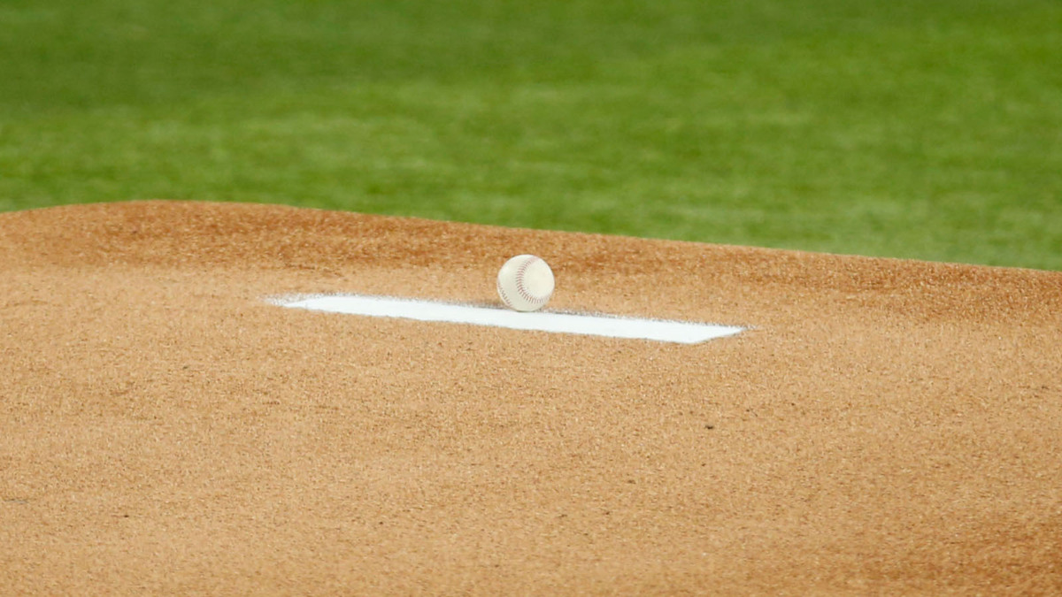 A Balk in Baseball Explained | DIRECTV Insider